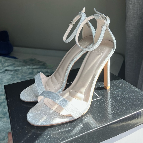Db Studio | Shoes | Db Studio Silver Stiletto 4 Heels With Ankle Strap ...